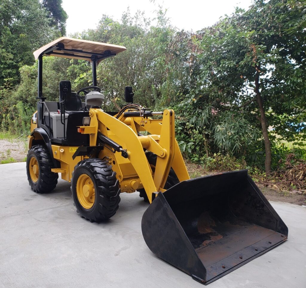 CAT ホイールローダー 901C - 株式会社三郷トレーディング(販売サイト)